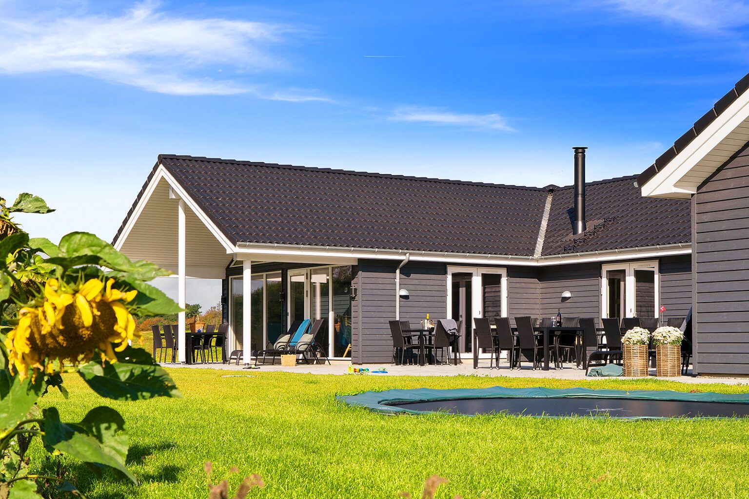 Poolhuse til leje | Book poolhus til ferien hos VillaVilla