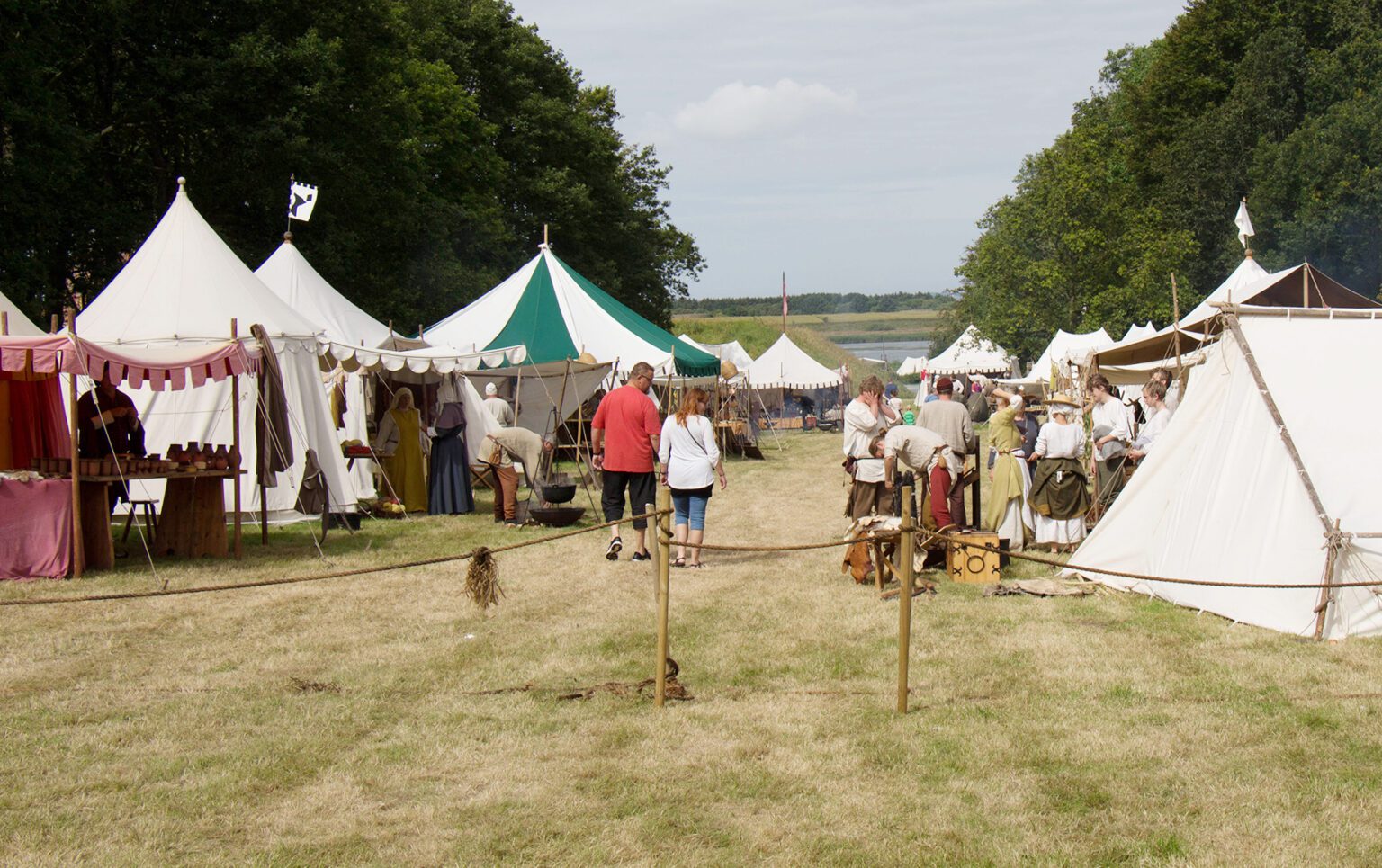 Spøttrup Borg | Oplev middelalderens magi & historie → Se nu
