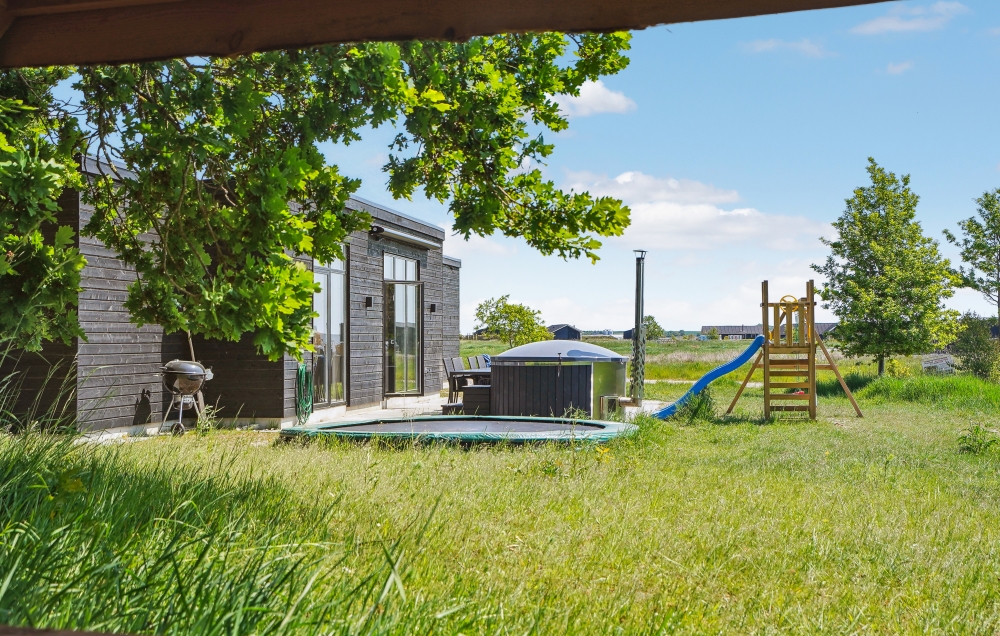 581 - Lækkert sommerhus til 16 personer ved Grenå Strand